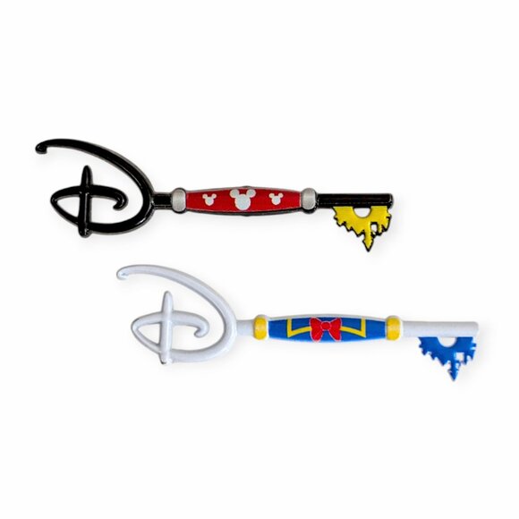 Disney | Jewelry | Mickey Mouse And Donald Duck Disney Pins Store Key ...
